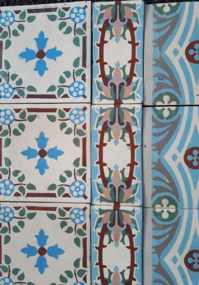 Beau Carreau de ciment ancien clochette bleue